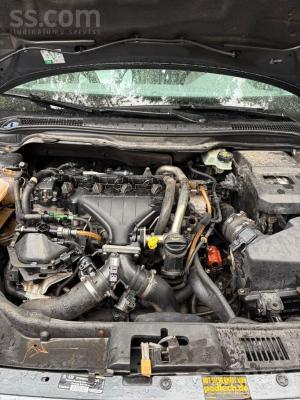 Pelēks Volvo S40 2007 Daugavpils, ar dzinēja tilpumu 2.00 L un nobraukumu 375 tūkst. km par 1450 €, foto 7 vietnē AUTOMOTO.COM.LV