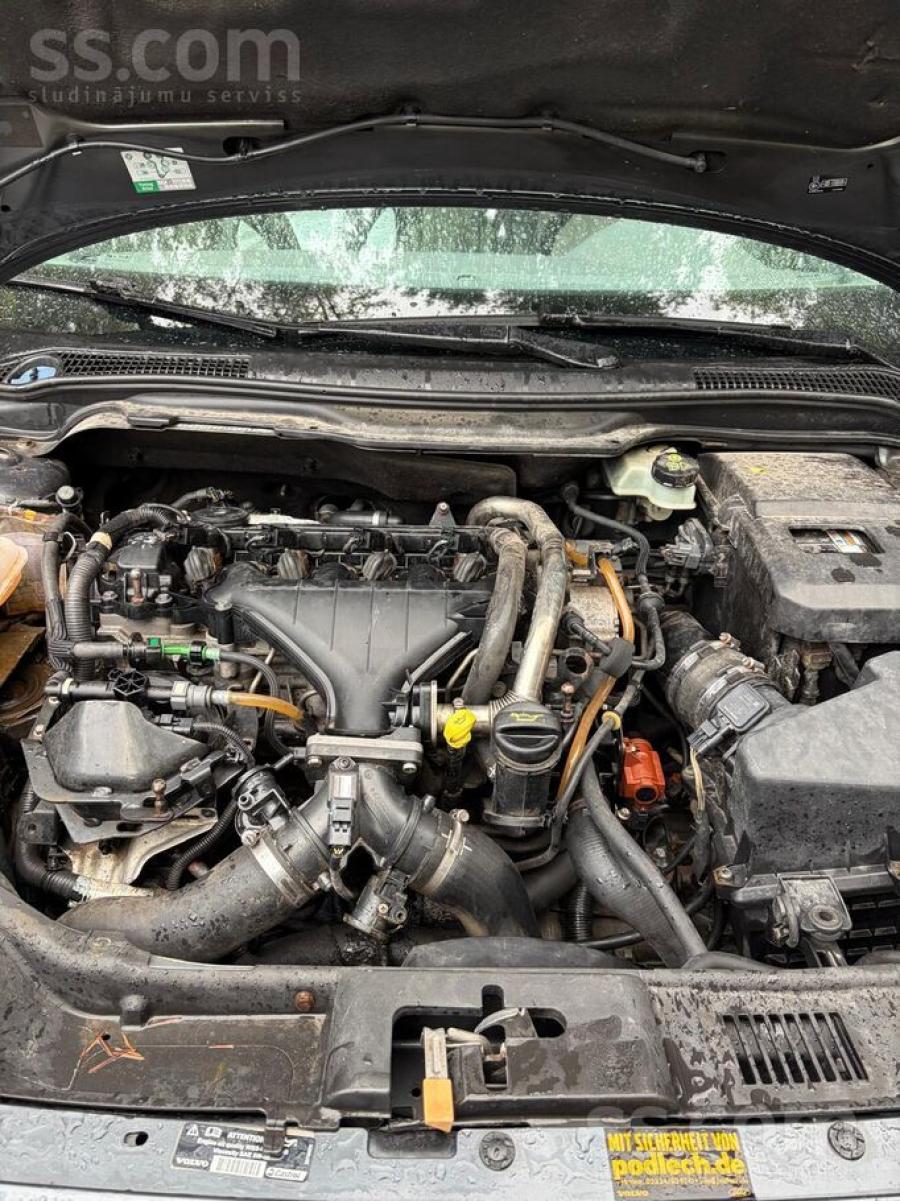 Pelēks Volvo S40 2007 Daugavpils, ar dzinēja tilpumu 2.00 L un nobraukumu 375 tūkst. km par 1450 €, foto 7 vietnē AUTOMOTO.COM.LV