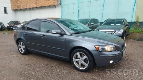 Pelēks Volvo S40 2007 Daugavpils, ar dzinēja tilpumu 2.00 L un nobraukumu 0 tūkst. km par 2500 €, foto 6 vietnē AUTOMOTO.COM.LV