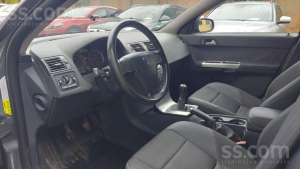 Pelēks Volvo S40 2007 Daugavpils, ar dzinēja tilpumu 2.00 L un nobraukumu 0 tūkst. km par 2500 €, foto 11 vietnē AUTOMOTO.COM.LV