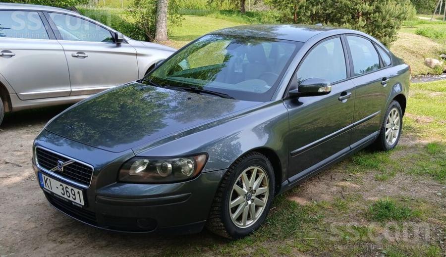 Pelēks Volvo S40 2008 Alūksne, ar dzinēja tilpumu 2.00 L un nobraukumu 310 tūkst. km par 2500 €, foto 1 vietnē AUTOMOTO.COM.LV