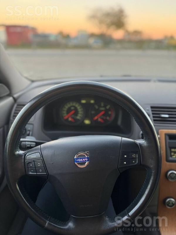 Pelēks Volvo S40 2008 Rīga, ar dzinēja tilpumu 1.60 L un nobraukumu 246 tūkst. km par 3100 €, foto 11 vietnē AUTOMOTO.COM.LV