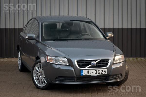 Grey Volvo S40 2008 in Talsi, with an engine capacity of 1.60 L and mileage of 270 thousand km for 1990 €, photo 1 on AUTOMOTO.COM.LV