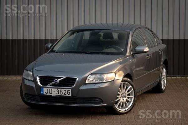 Grey Volvo S40 2008 in Talsi, with an engine capacity of 1.60 L and mileage of 270 thousand km for 1990 €, photo 3 on AUTOMOTO.COM.LV