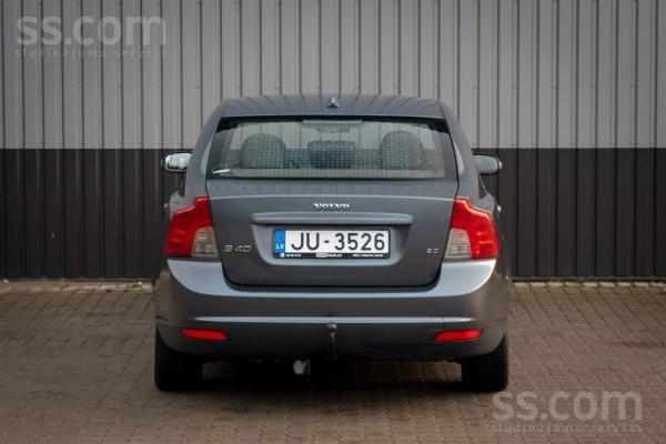 Grey Volvo S40 2008 in Talsi, with an engine capacity of 1.60 L and mileage of 270 thousand km for 1990 €, photo 5 on AUTOMOTO.COM.LV