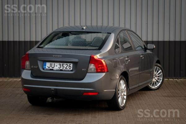 Grey Volvo S40 2008 in Talsi, with an engine capacity of 1.60 L and mileage of 270 thousand km for 1990 €, photo 7 on AUTOMOTO.COM.LV