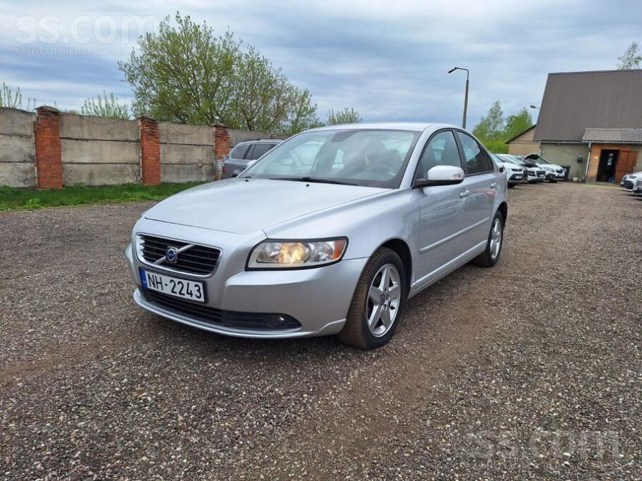 Grey Volvo S40 2008 in Daugavpils, with an engine capacity of 1.60 L and mileage of 0 thousand km for 4750 €, photo 1 on AUTOMOTO.COM.LV