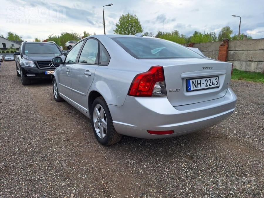 Grey Volvo S40 2008 in Daugavpils, with an engine capacity of 1.60 L and mileage of 0 thousand km for 4750 €, photo 3 on AUTOMOTO.COM.LV