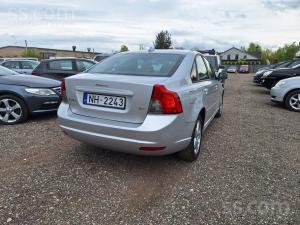 Grey Volvo S40 2008 in Daugavpils, with an engine capacity of 1.60 L and mileage of 0 thousand km for 4750 €, photo 5 on AUTOMOTO.COM.LV