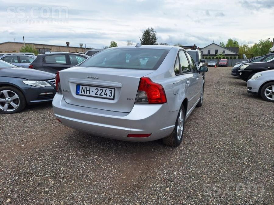 Grey Volvo S40 2008 in Daugavpils, with an engine capacity of 1.60 L and mileage of 0 thousand km for 4750 €, photo 5 on AUTOMOTO.COM.LV