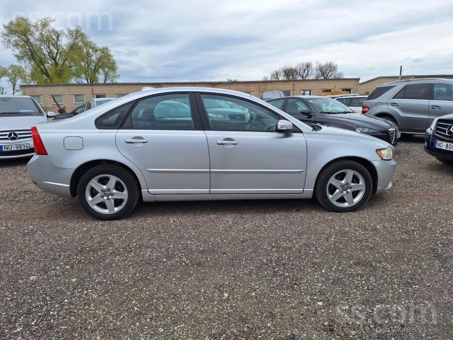 Grey Volvo S40 2008 in Daugavpils, with an engine capacity of 1.60 L and mileage of 0 thousand km for 4750 €, photo 6 on AUTOMOTO.COM.LV