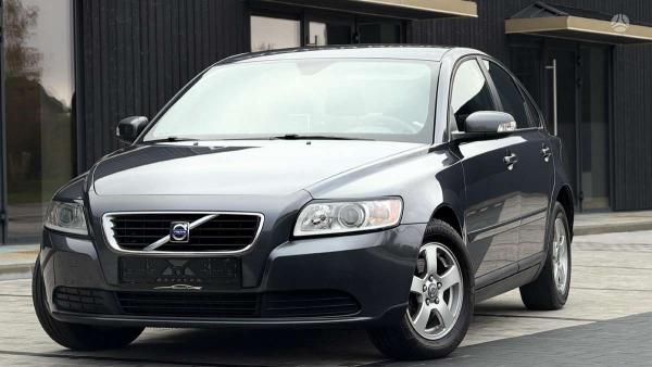 Grey Volvo S40 2008 in Siauliai, with an engine capacity of 1.56 L and mileage of 174 thousand km for 3850 €, photo 1 on AUTOMOTO.COM.LV