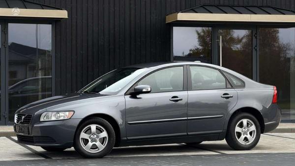 Grey Volvo S40 2008 in Siauliai, with an engine capacity of 1.56 L and mileage of 174 thousand km for 3850 €, photo 3 on AUTOMOTO.COM.LV