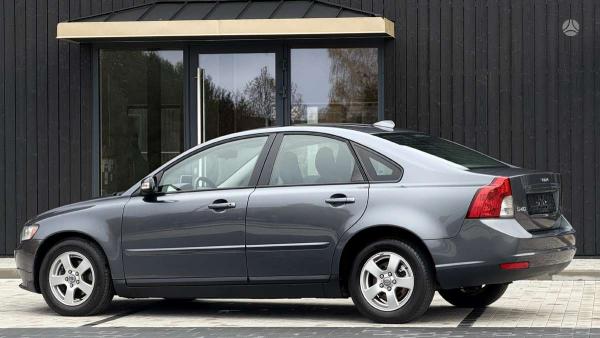 Grey Volvo S40 2008 in Siauliai, with an engine capacity of 1.56 L and mileage of 174 thousand km for 3850 €, photo 7 on AUTOMOTO.COM.LV