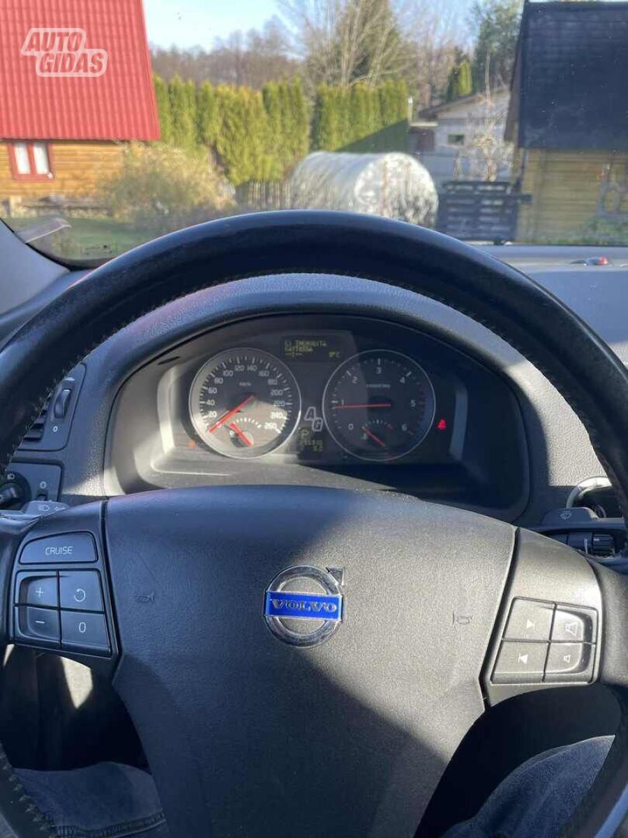 Pelēks Volvo S40 2008 Viļņa, ar dzinēja tilpumu 2.00 L un nobraukumu 290 tūkst. km par 2850 €, foto 6 vietnē AUTOMOTO.COM.LV