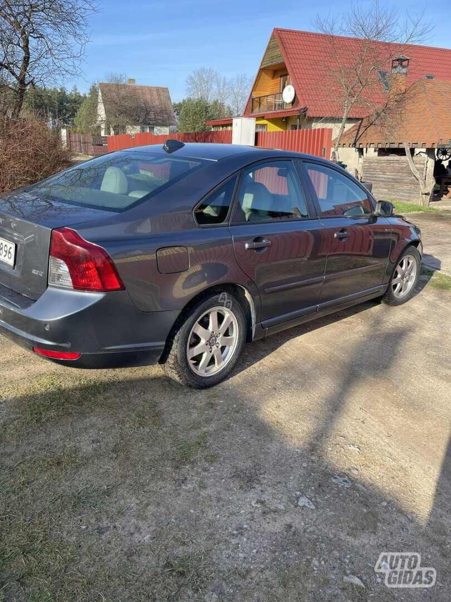 Pelēks Volvo S40 2008 Viļņa, ar dzinēja tilpumu 2.00 L un nobraukumu 290 tūkst. km par 2850 €, foto 8 vietnē AUTOMOTO.COM.LV