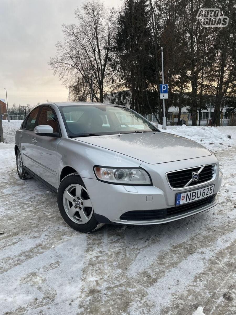 Grey Volvo S40 2008 in Alytus, with an engine capacity of 1.80 L and mileage of 250 thousand km for 1800 €, photo 1 on AUTOMOTO.COM.LV