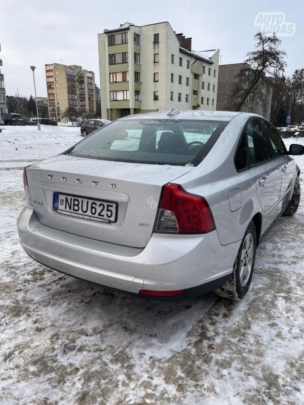 Pelēks Volvo S40 2008 Alīta, ar dzinēja tilpumu 1.80 L un nobraukumu 250 tūkst. km par 1800 €, foto 7 vietnē AUTOMOTO.COM.LV