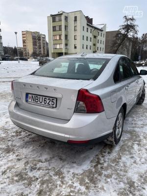 Grey Volvo S40 2008 in Alytus, with an engine capacity of 1.80 L and mileage of 250 thousand km for 1800 €, photo 7 on AUTOMOTO.COM.LV