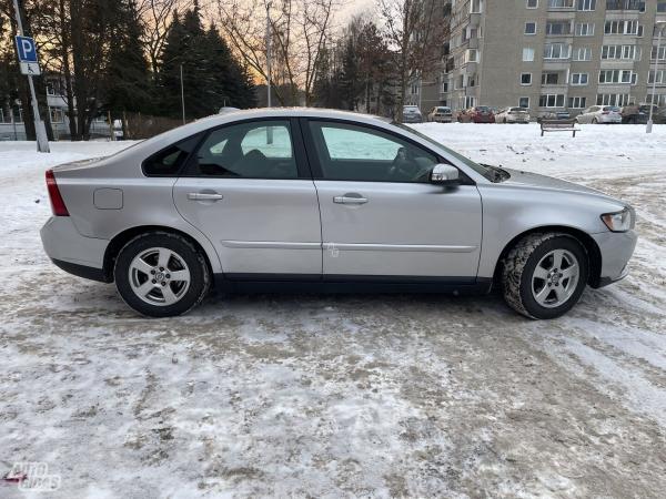Pelēks Volvo S40 2008 Alīta, ar dzinēja tilpumu 1.80 L un nobraukumu 250 tūkst. km par 1800 €, foto 8 vietnē AUTOMOTO.COM.LV