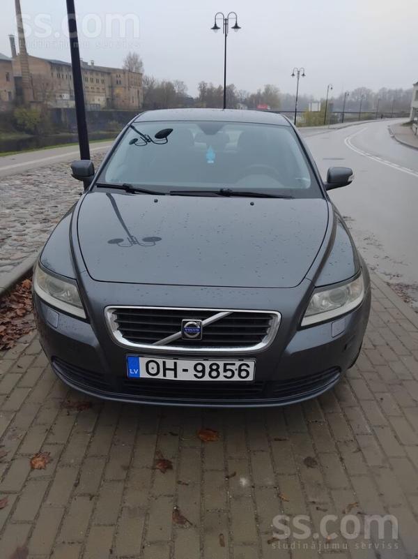 Серый Вольво С40 2008 в Бауска, объемом двигателя 1.80 л и пробегом 280 тыс. км за 1800 €, фото 1 на AUTOMOTO.COM.LV
