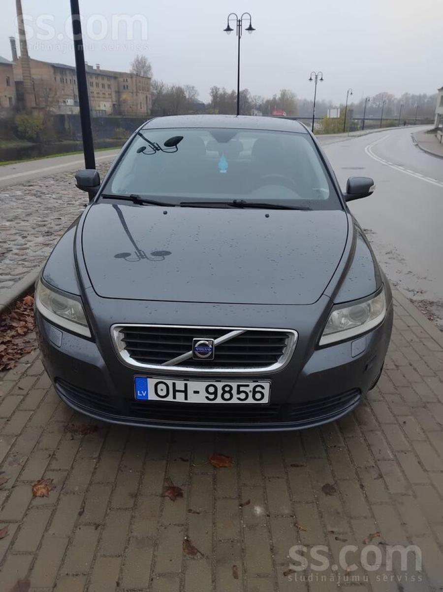 Серый Вольво С40 2008 в Бауска, объемом двигателя 1.80 л и пробегом 280 тыс. км за 1800 €, фото 1 на AUTOMOTO.COM.LV