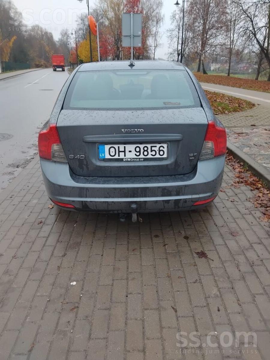 Серый Вольво С40 2008 в Бауска, объемом двигателя 1.80 л и пробегом 280 тыс. км за 1800 €, фото 4 на AUTOMOTO.COM.LV