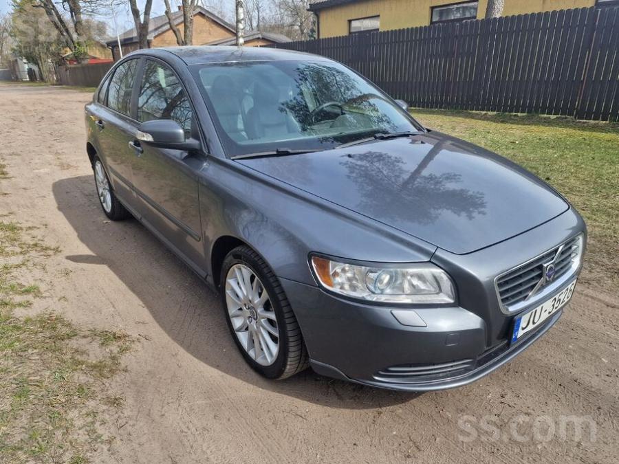 Серый Вольво С40 2008 в Рига, объемом двигателя 1.60 л и пробегом 276 тыс. км за 1950 €, фото 3 на AUTOMOTO.COM.LV