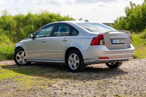 Серый Вольво С40 2008 в Рига, объемом двигателя 2.00 л и пробегом 275 тыс. км за 3995 €, фото 3 на AUTOMOTO.COM.LV