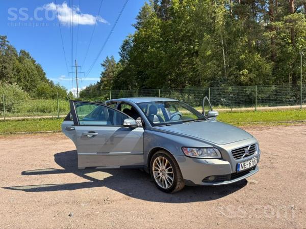 Серый Вольво С40 2008 в Рига, объемом двигателя 1.60 л и пробегом 420 тыс. км за 1700 €, фото 6 на AUTOMOTO.COM.LV