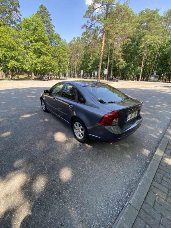 Pelēks Volvo S40 2008 Druskininkai, ar dzinēja tilpumu 2.40 L un nobraukumu 311 tūkst. km par 3700 €, foto 3 vietnē AUTOMOTO.COM.LV