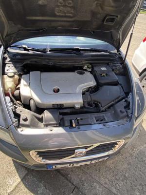 Grey Volvo S40 2008 in Druskininkai, with an engine capacity of 2.40 L and mileage of 311 thousand km for 3700 €, photo 6 on AUTOMOTO.COM.LV