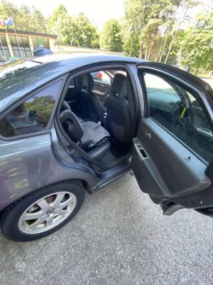 Grey Volvo S40 2008 in Druskininkai, with an engine capacity of 2.40 L and mileage of 311 thousand km for 3700 €, photo 8 on AUTOMOTO.COM.LV