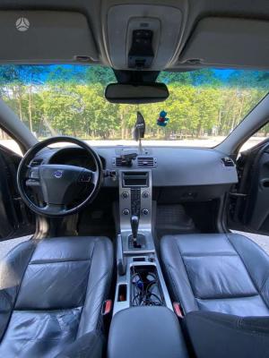 Grey Volvo S40 2008 in Druskininkai, with an engine capacity of 2.40 L and mileage of 311 thousand km for 3700 €, photo 11 on AUTOMOTO.COM.LV