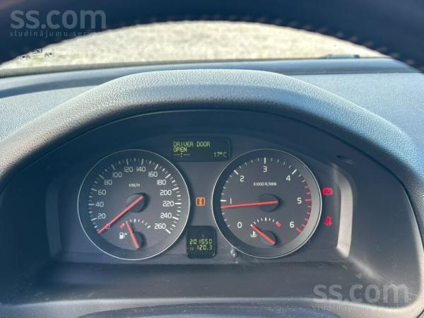 Grey Volvo S40 2008 in Riga, with an engine capacity of 1.60 L and mileage of 202 thousand km for 2000 €, photo 10 on AUTOMOTO.COM.LV