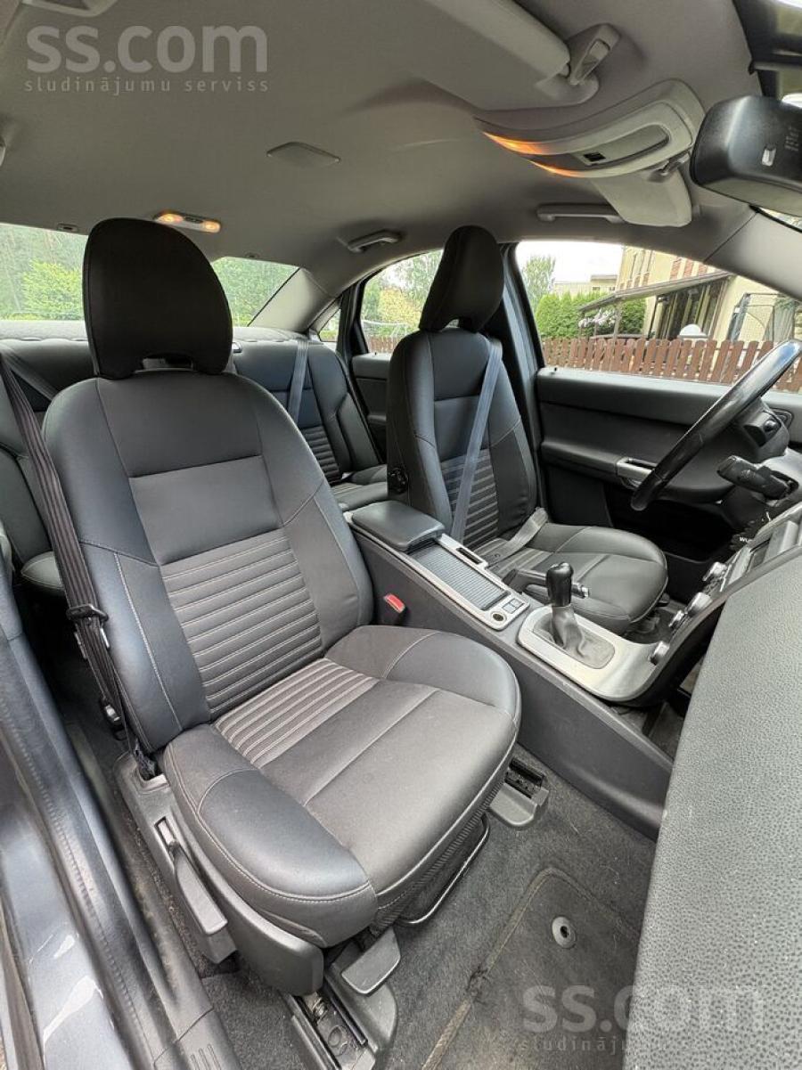 Pelēks Volvo S40 2008 Rīga, ar dzinēja tilpumu 2.00 L un nobraukumu 269 tūkst. km par 2700 €, foto 6 vietnē AUTOMOTO.COM.LV