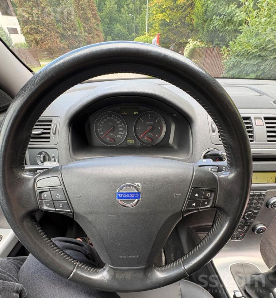 Pelēks Volvo S40 2008 Rīga, ar dzinēja tilpumu 2.00 L un nobraukumu 269 tūkst. km par 2700 €, foto 8 vietnē AUTOMOTO.COM.LV