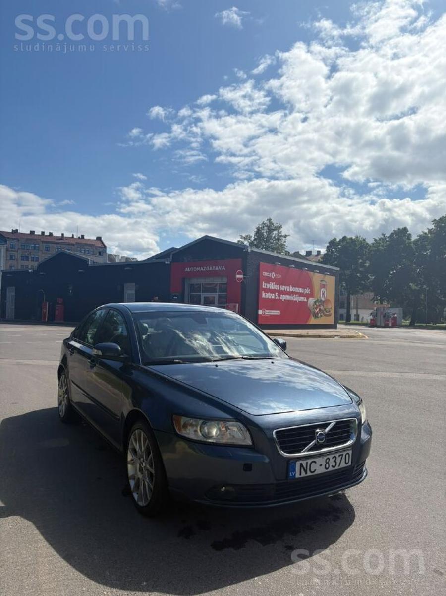 Pelēks Volvo S40 2008 Rīga, ar dzinēja tilpumu 2.00 L un nobraukumu 330 tūkst. km par 2700 €, foto 4 vietnē AUTOMOTO.COM.LV