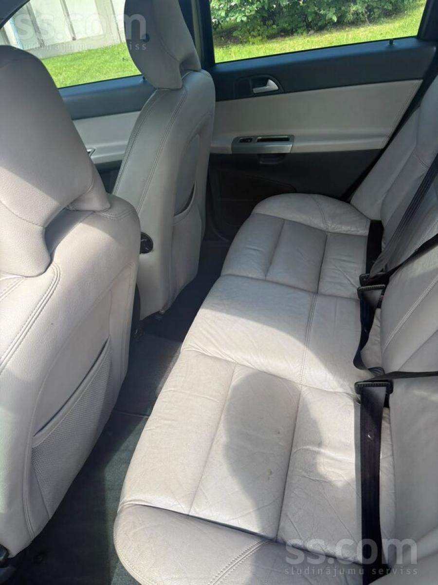 Pelēks Volvo S40 2008 Rīga, ar dzinēja tilpumu 2.00 L un nobraukumu 330 tūkst. km par 2700 €, foto 9 vietnē AUTOMOTO.COM.LV