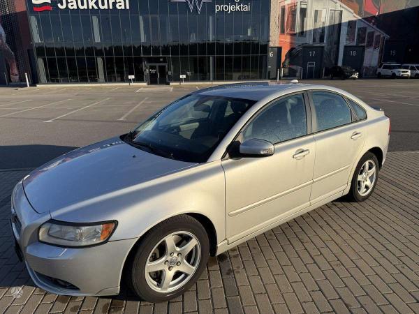 Grey Volvo S40 2008 in Kaunas, with an engine capacity of 2.40 L and mileage of 214 thousand km for 2400 €, photo 5 on AUTOMOTO.COM.LV