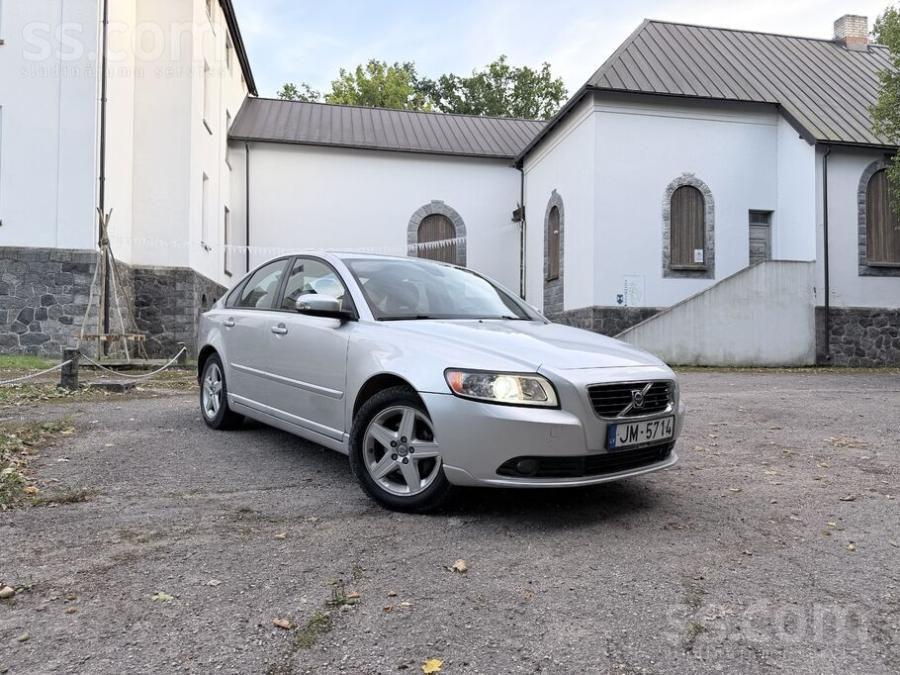 Pelēks Volvo S40 2008 Gulbene, ar dzinēja tilpumu 1.60 L un nobraukumu 300 tūkst. km par 2690 €, foto 3 vietnē AUTOMOTO.COM.LV