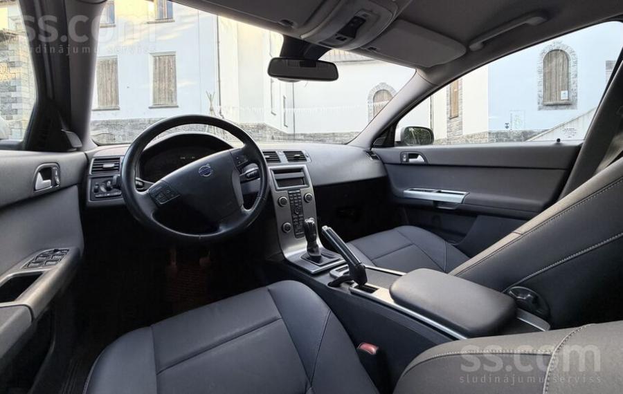 Pelēks Volvo S40 2008 Gulbene, ar dzinēja tilpumu 1.60 L un nobraukumu 300 tūkst. km par 2690 €, foto 9 vietnē AUTOMOTO.COM.LV