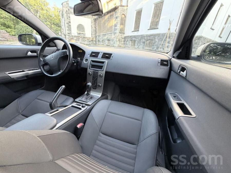 Pelēks Volvo S40 2008 Gulbene, ar dzinēja tilpumu 1.60 L un nobraukumu 300 tūkst. km par 2690 €, foto 10 vietnē AUTOMOTO.COM.LV