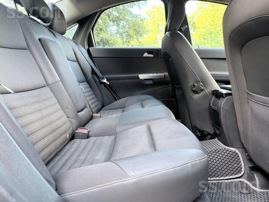 Pelēks Volvo S40 2008 Gulbene, ar dzinēja tilpumu 1.60 L un nobraukumu 300 tūkst. km par 2690 €, foto 11 vietnē AUTOMOTO.COM.LV