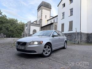 Pelēks Volvo S40 2008 Gulbene, ar dzinēja tilpumu 1.60 L un nobraukumu 300 tūkst. km par 2690 €, foto 1 vietnē AUTOMOTO.COM.LV