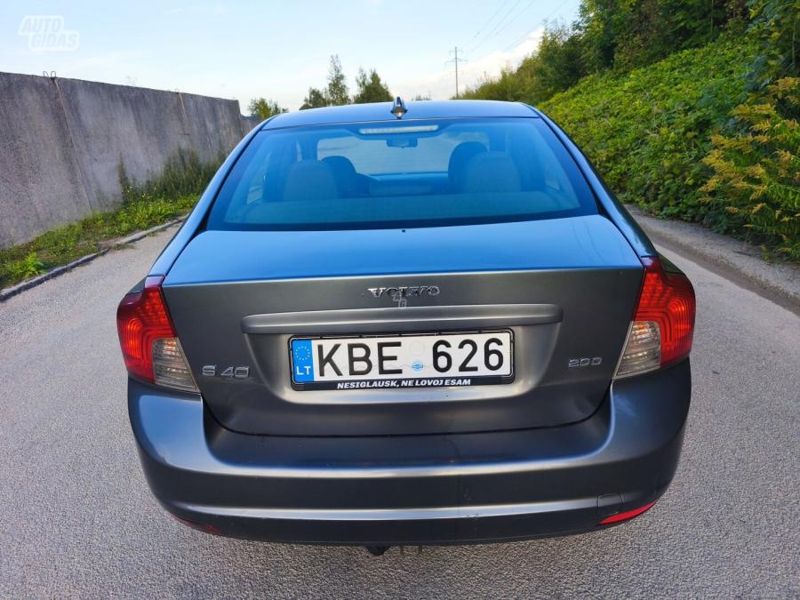 Pelēks Volvo S40 2008 Tauragė, ar dzinēja tilpumu 2.00 L un nobraukumu 342 tūkst. km par 1950 €, foto 7 vietnē AUTOMOTO.COM.LV