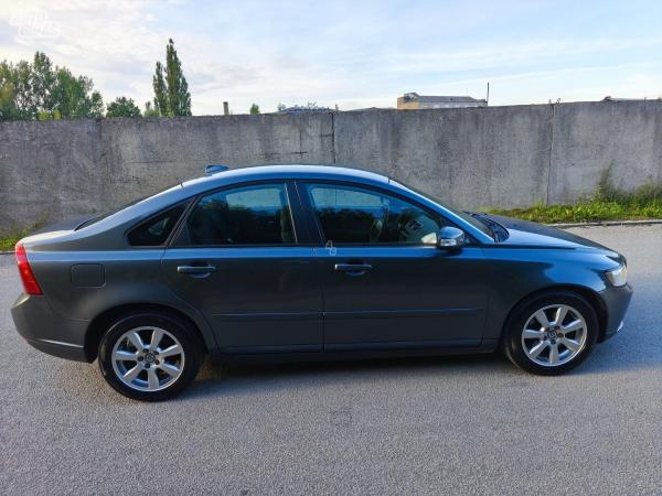Pelēks Volvo S40 2008 Tauragė, ar dzinēja tilpumu 2.00 L un nobraukumu 342 tūkst. km par 1950 €, foto 9 vietnē AUTOMOTO.COM.LV