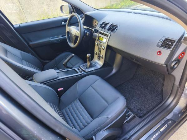 Pelēks Volvo S40 2008 Tauragė, ar dzinēja tilpumu 2.00 L un nobraukumu 342 tūkst. km par 1950 €, foto 11 vietnē AUTOMOTO.COM.LV