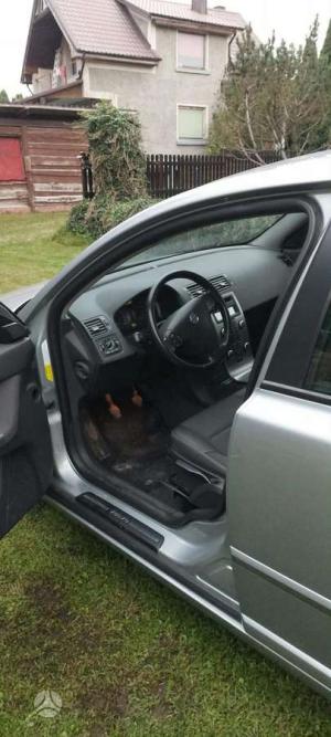 Grey Volvo S40 2008 in Gargzdai, with an engine capacity of 1.56 L and mileage of 220 thousand km for 2200 €, photo 3 on AUTOMOTO.COM.LV