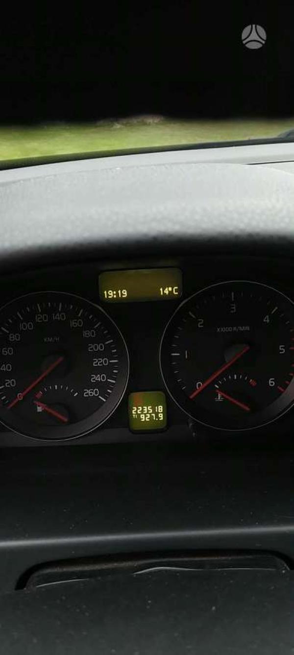 Вольво С40 2008 в Гаргждай на AUTOMOTO.COM.LV Серый Вольво С40 2008 в Гаргждай, объемом двигателя 1.56 л и пробегом 220 тыс. км за 2200 €, фото 4 на AUTOMOTO.COM.LV